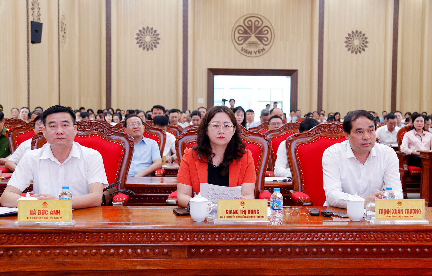 Bộ trưởng Bộ Nông nghiệp và Môi trường Đỗ Đức Duy tiếp xúc cử tri tại xã Mậu A | Báo Lào Cai điện tử