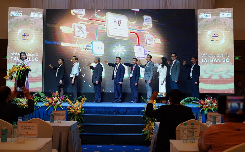 Ra mắt nền tảng quản lý tài sản số đầu tiên tại Việt Nam | Báo Lào Cai ...