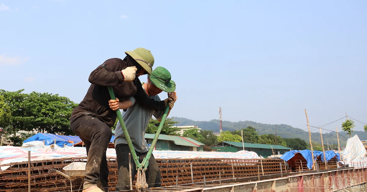 Gấp rút thi công dự án cải tạo, chỉnh trang đô thị | Báo Lào Cai điện tử